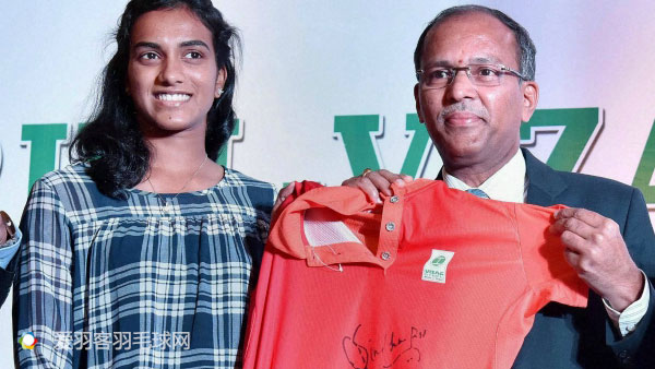 她只拿了一枚羽毛球奥运银牌，身价竟然比林丹李宗伟还高！ - 爱羽客羽毛球网